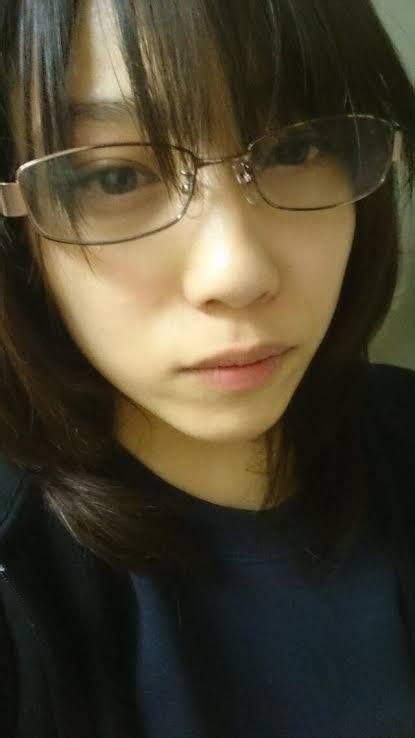 Pin By Liani🧸 On Confidence Pretty People People With Glasses