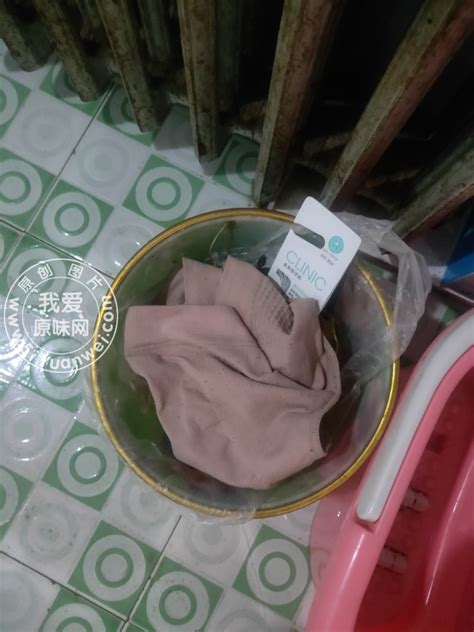 去老婶家发现惊喜 在垃圾桶里找到一条粉色内内 原味内裤 原味秀