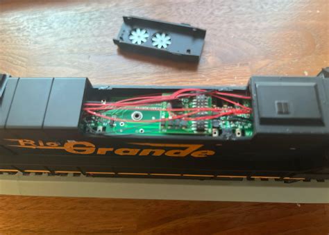 What Kind Of Dcc Decoder Does My Locomotive Take R Modeltrains