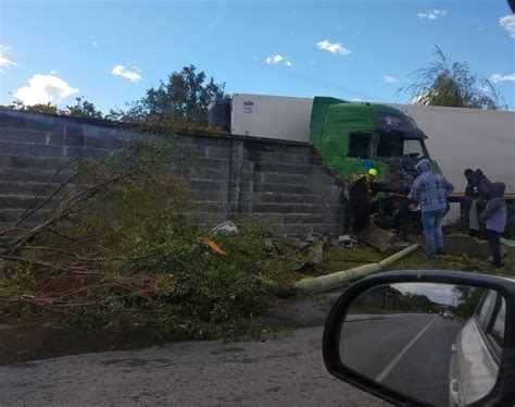 Извънредно ТИР се вряза в селска къща на Е 79 между Видин и Монтана снимка