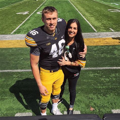 49ers Star And Iowa Alum George Kittle And His Wife Claire Meet
