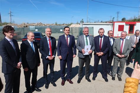 Министърът на икономиката и индустрията Никола Стоянов в средата даде старт на строителството