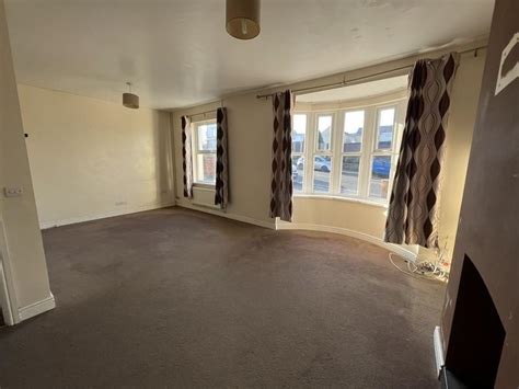 Cimla Road Neath Neath Port Talbot 3 Bed Detached House £200000