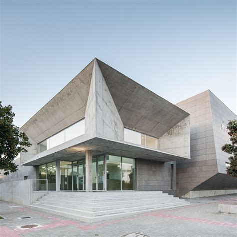 Valdemar Coutinho Arquitectos Completes Brutalist Concrete Sports