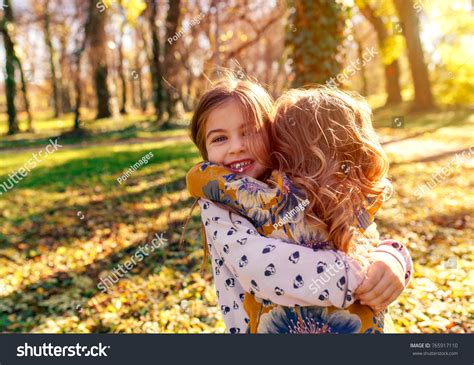 29 Toddlers Hugging One Another Images, Stock Photos, 3D objects ...