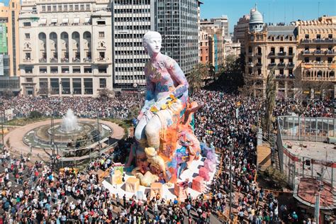 Spanish Street Artists Create 85 Ft Sculpture For Valencias Fallas