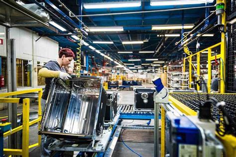 Why Manufacturers Need Process Tracking Now Litum