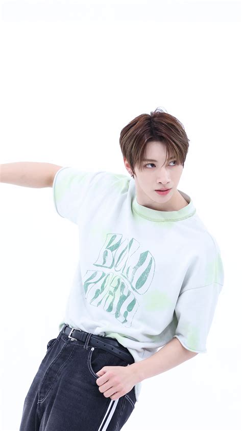 계속 공중에 떠 있는 브레이크 댄스 주간아이돌 오늘의 숏 Beta