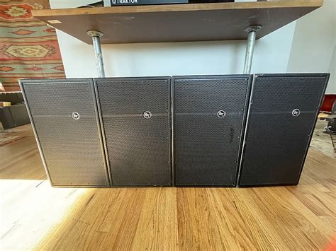 Mackie HDA Each Line Array System Reverb