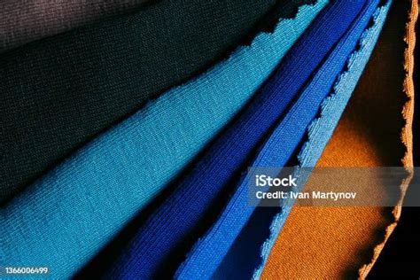 직물 샘플 세리그래프 인쇄 생산 실크 스크린 섬유 프린터 디자인 스튜디오에서 옷에 이미지 인쇄 0명에 대한 스톡 사진 및 기타 이미지 Istock