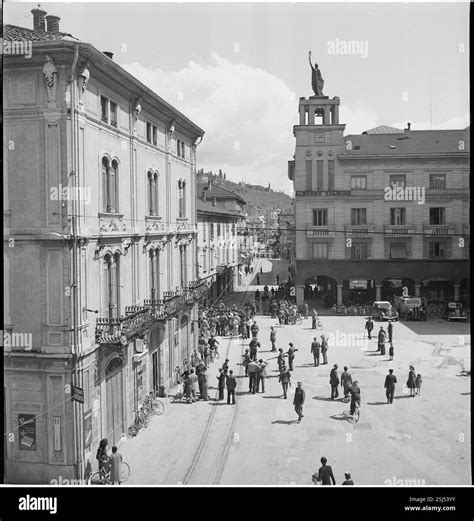 Schweizer Grenze In Chiasso Gegen Kriegsende 1945swiss Border In Chiasso End Of War 1945 Rdb