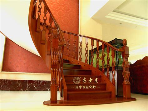 实木楼梯厂家 实木楼梯扶手 现代实木楼梯图片 大山谷图库
