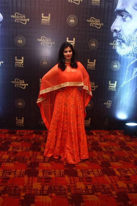 Varalakshmi Sharatkumar Hot Gallery