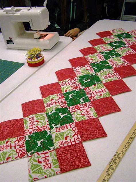 This Zig Zag Runner Is So Easy To Make Quilting Digest