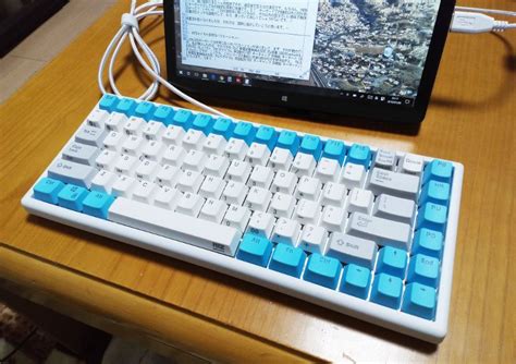 Niz 静電容量無接点方式 多機能キーボードの実機レビュー － 究極のキワモノか？神ガジェットか？ 無節操なまでに何でも詰め込んだ傑作
