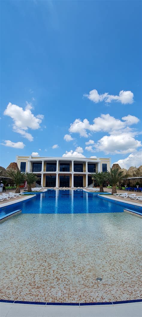 საცურაო აუზი Emocia