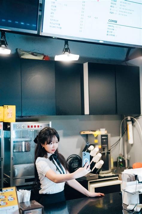 Loozy Son Ye Eun 손예은 Ticket Girl Rsonyeeun