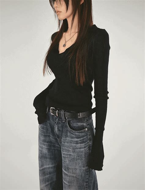 [당일출고] 카라넥 소매 디테일 루즈핏 소프트 브이넥니트 2color 에이블리