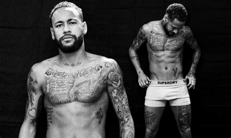 Neymar Six Pack Neymar Displays His Very Ripped Physique To Unveil Shenera