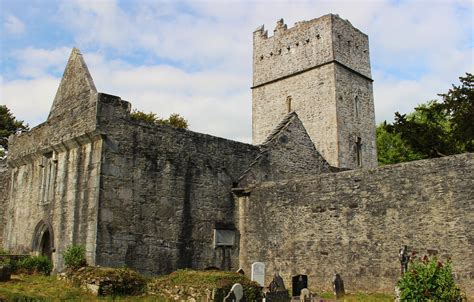무료 이미지 건물 샤토 늙은 성 교회에 예배당 강화 파멸 예배 장소 중세 건축 아일랜드 대사원 역사적으로 석공 직 수도원 유적 벽의 잔해