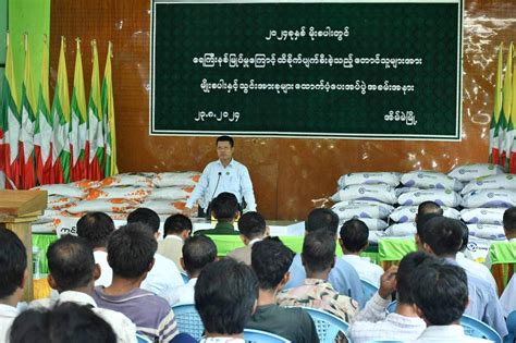 ဧရာဝတီတိုင်းတွင် ရေကြီးမှုကြောင့် ပျက်စီးခဲ့ရသည့် တောင်သူများကို မ