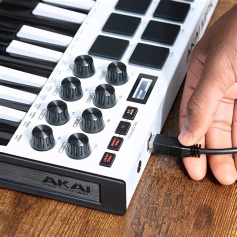 Akai Mpk Mini Mk3 Control Midi Controller Silver Techinn