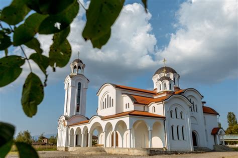Роден край Елин Пелин Танцьори от Димитровград Сърбия гостуват на Шопски празник Елин