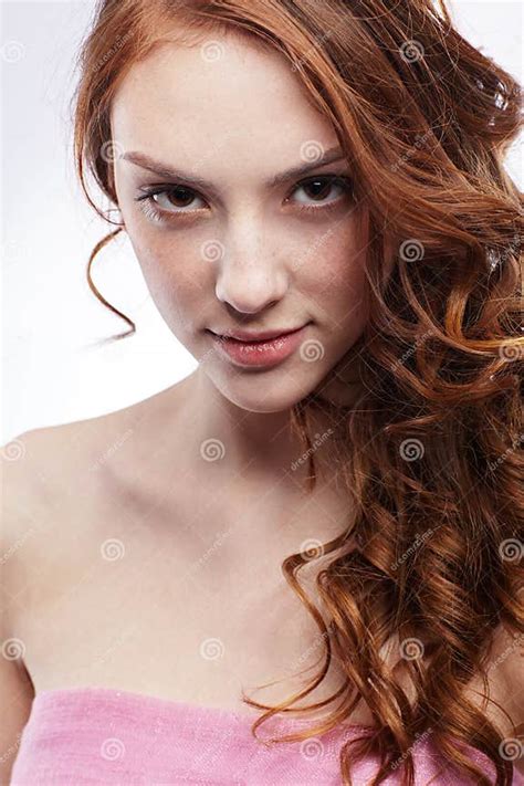 Muchacha Pecosa Hermosa Foto De Archivo Imagen De Cosméticos 15074396