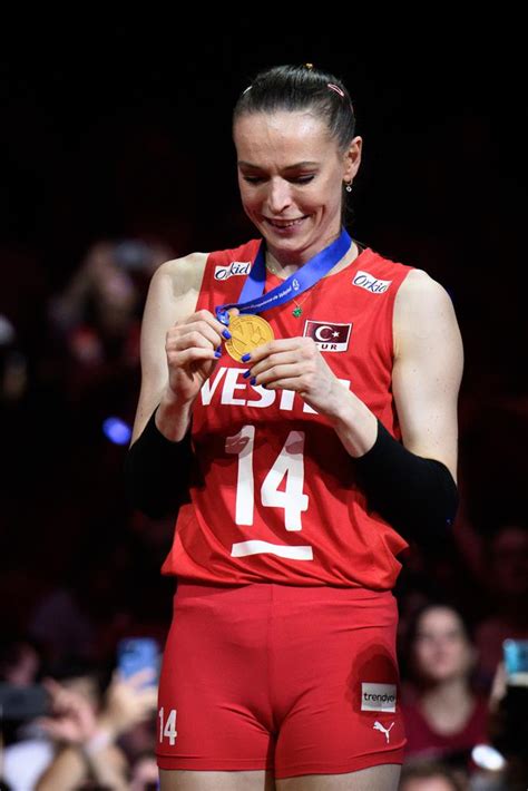 Eda Erdem Paris Bileti Almak Istiyoruz Voleybolunsesi