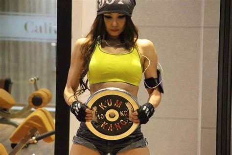 Фейсбүүк дээр автомат мессеж тохиргоо буюу автомат хариулт өгөх 3 боломж байдаг 1 Фейсбүүк