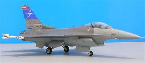 F 16dsi
