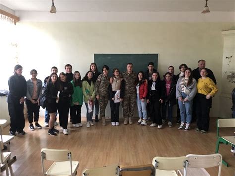 ბაღდათის N1 საჯარო სკოლის მოსწავლეებმა პროექტის ფარგლებში სამხედრო მოსამსახურეებს უმასპინძლეს