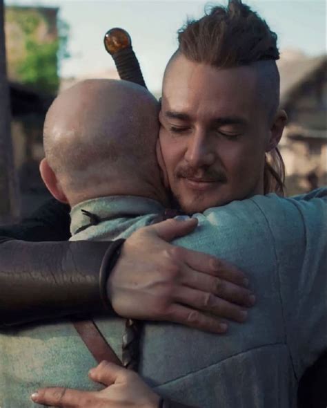 Uhtred And Father Beocca Das Letzte Königreich Nordmänner Langer Bob