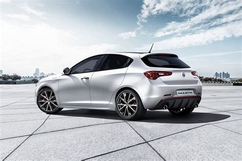 Alfa Romeo Giulietta Images View All Interior Exterior And Color Options