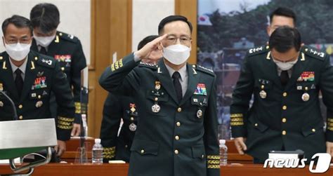 [국감]거수경례하는 박정환 육군참모총장 네이트 뉴스