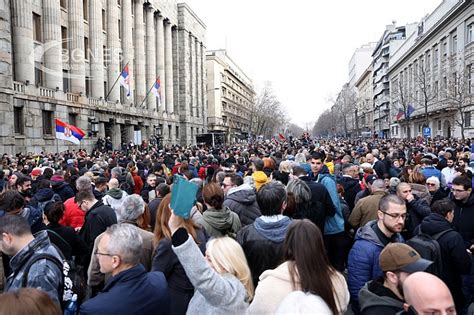 Хиляди се включиха в Белград в най големия досега протест след из