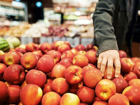 TikToker sparks online debate after ‘paying $7 for a single apple’