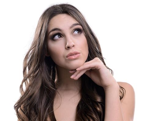 Hermosa Mujer Joven Con Pelo Largo Aislado En Blanco Foto Premium