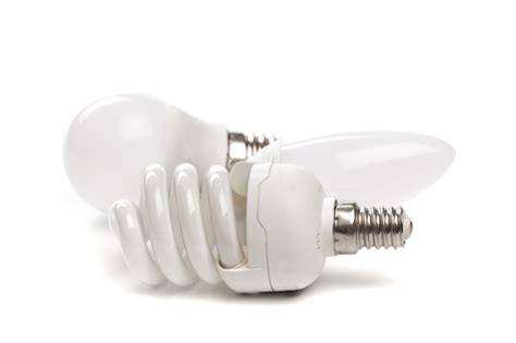 Led 전구 의 세트 백색 배경에 고립 된 새로운 기술 에너지 절약 전기 램프는 환경에 좋다 Nn 0명에 대한 스톡 사진 및 기타 이미지 Istock