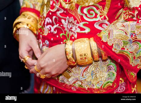 Gold Bangles For Chinese Wedding At Aurea Allison Blog