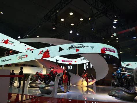 China Soft LED Screen Make It Ultra Flexible For Cylinder Cube Convex Concave Applications