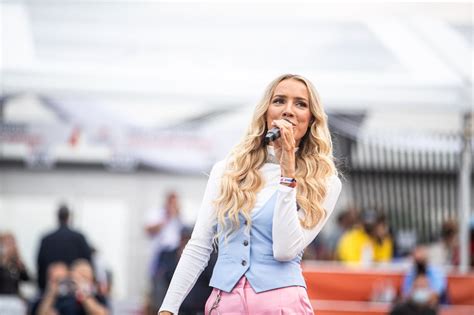 KlÕpsud Liis Lemsalu Tähistas Pisipoja Teise Kuu Sünnipäeva