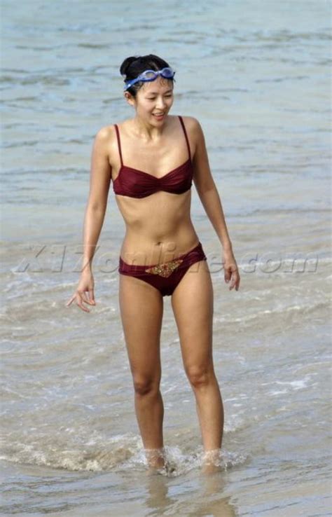 Photo Sharing Zhang Ziyi Beach