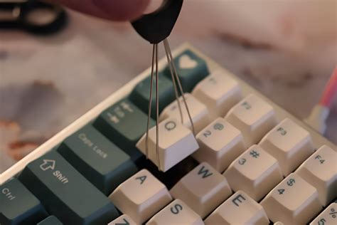 How To Remove Keycaps From A Mechanical Keyboard Robots Net
