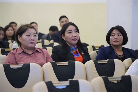 НУТГИЙН УДИРДЛАГЫН БАЙГУУЛЛАГЫН АЛБАН ХААГЧДЫГ ЧАДАВХЖУУЛАХ СУРГАЛТ УВС АЙМАГТ БОЛЖ БАЙНА