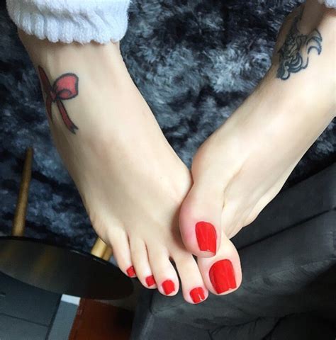 Queen Rainhas Perfect Feet Long Toenails Social Media Feet