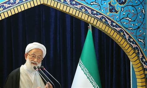 مراسم تشییع پیکر آیت‌الله امامی‌کاشانی در مدرسه عالی شهید مطهری