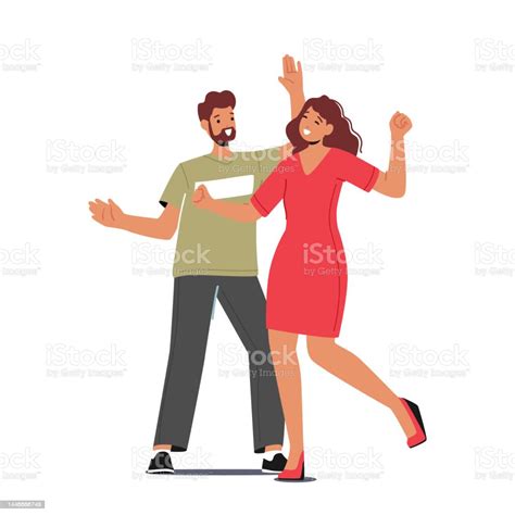 젊은 부부 춤 여가 사람들은 활동적인 라이프 스타일 남자와 여자는 사랑이나 우호적 인 관계를 함께 시간을 보낸다 공연에 대한