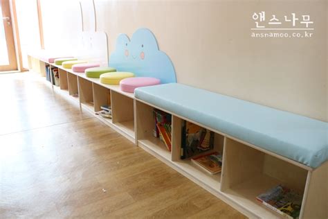 도서관소파책꽂이벤치 원목책꽂이 예쁜쿠션벤치 유아책꽂이의자 어린이도서관책꽂이벤치 앤스나무 그리고책꽂이의자 토끼구름벤치 어린이도서관환경구성 예쁜어린이집도서관 네이버 블로그