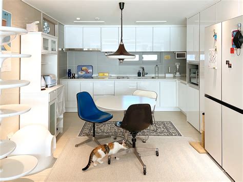 전형적인 아파트 구조에 유럽풍 라운지를 만들다 미드 센추리 모던st 신혼집 구경하기 집꾸미기 스타일